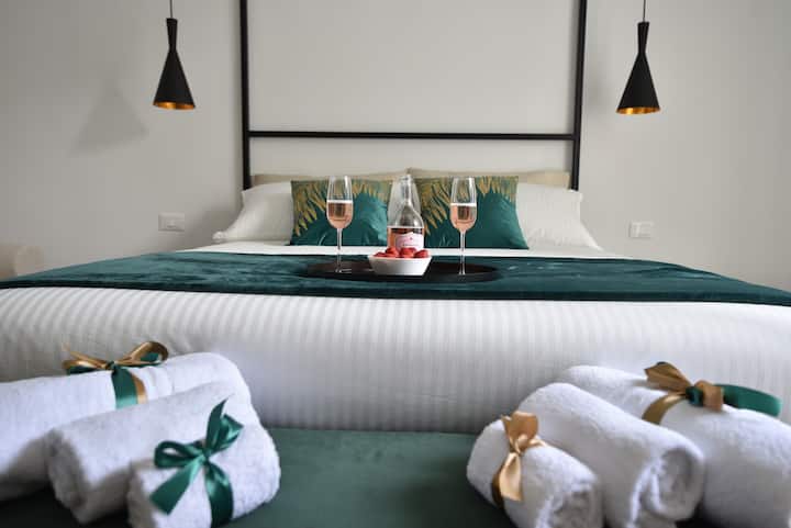 First Floor. Il Tuo Posto. Like Home, With Luxury - Bari