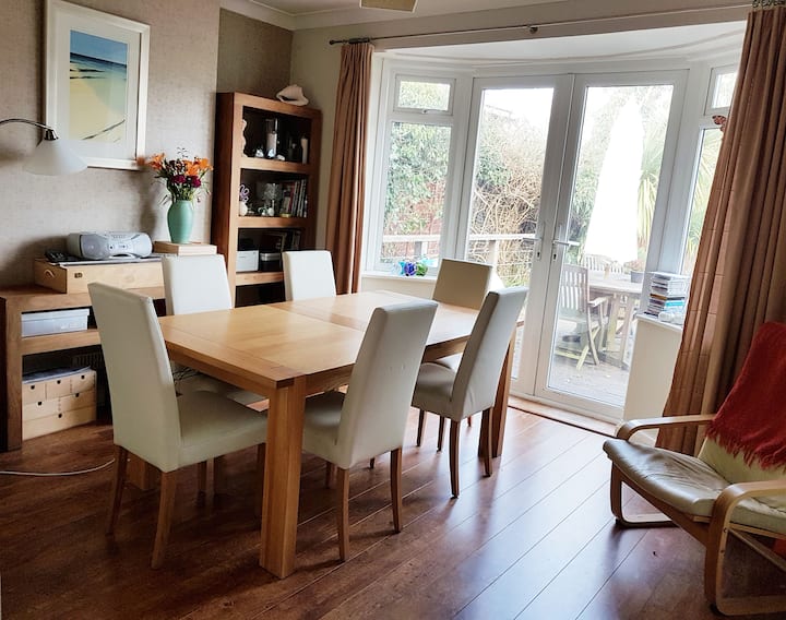 Large, Light & Airy Room Near Brighton - Steyning