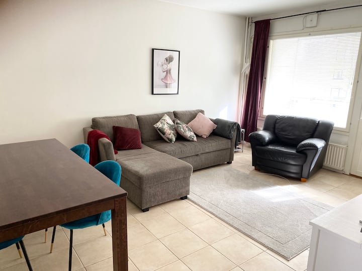 Spacious 4-bedroom Condo With Patio, Free Parking - Helsinki