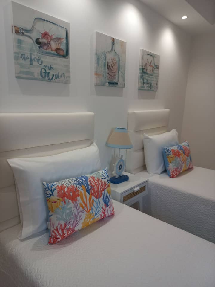 Helena's House - Nazaré