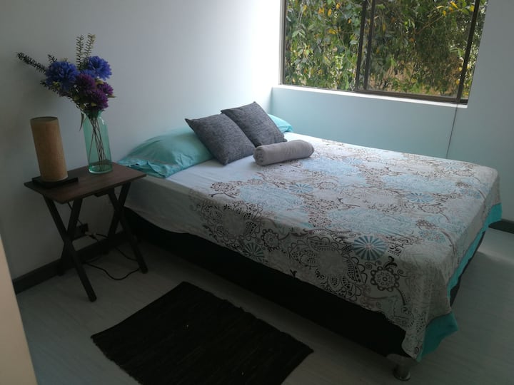 Room Poblado Castropol - 메데인