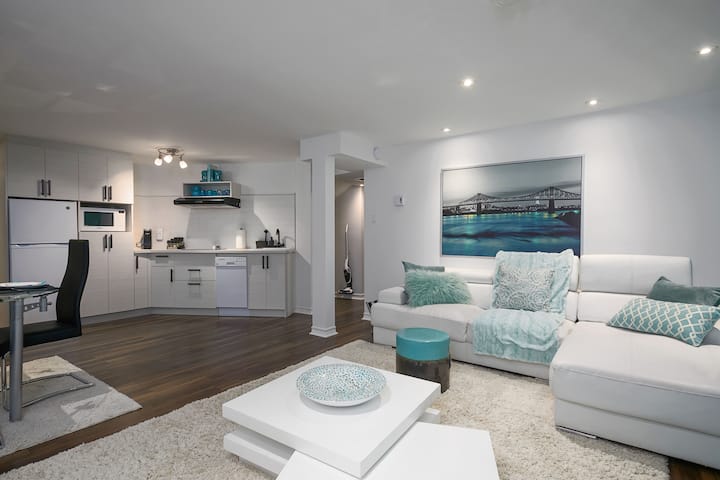 Parfait éQuilibre Entre Hôtel Et Maison - Laval, Canada