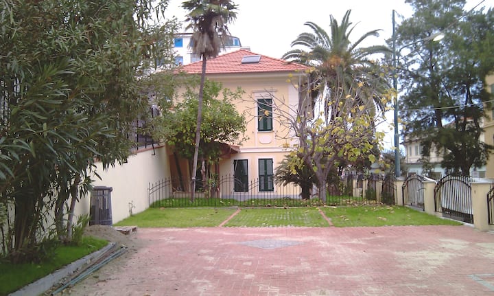 Sanremo Exclusive Apartment In Villa - Sanremo