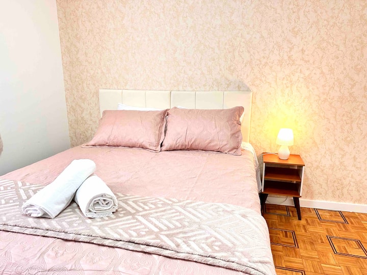 Apto Gigante Na Av Brasil, 3 Quartos,  2 Vagas - Balneário Camboriú