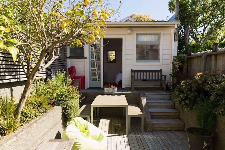Mt Vic Garden Studio - Wellington