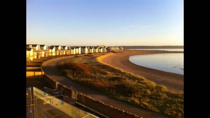 Large 3 Bed Beach Property At Machynys Bay - Llanelli