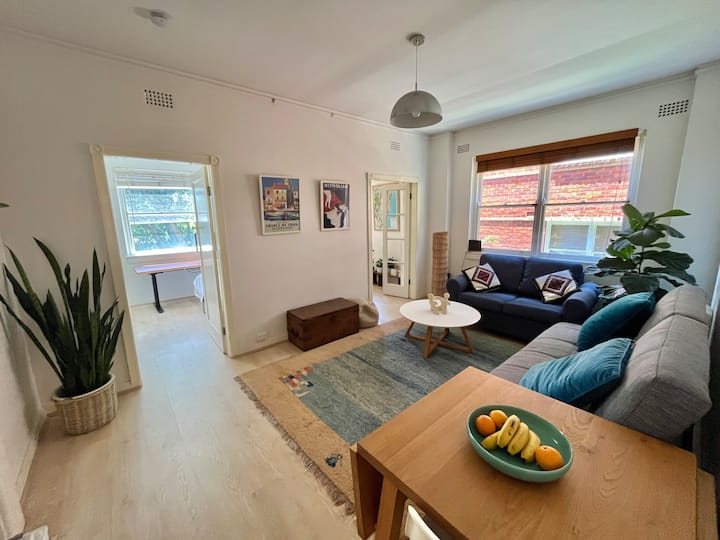 Room In Peaceful Beach Apartment - Bondi Beach