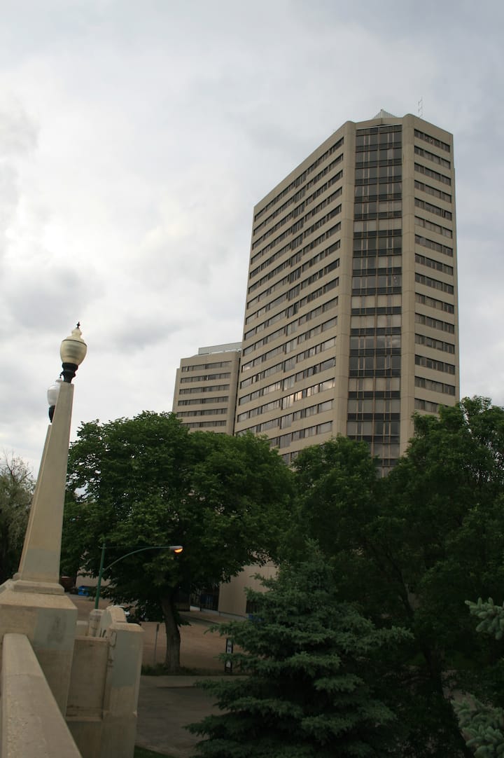 Rhodehouse Executive Suites "Renaissance Tower" - Saskatoon
