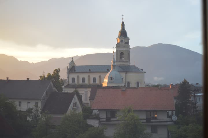 Family 3 Stored Flat With A Piano :) - Radovljica