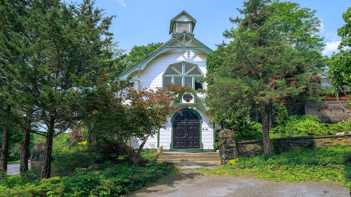 Unique! Historic Church 4 Br
Saugerties/woodstock - Woodstock, NY