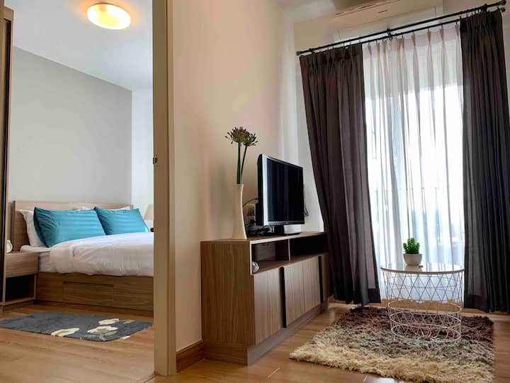 A Cozy 1 Bedroom Near Mrt 1 Station To Jj Market. - Bangkok