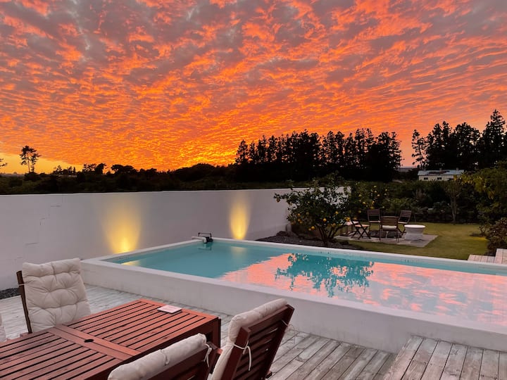 사라보카48 - 석양이 아름다운 사계절미온수 독채 풀빌라 - Jeju-si