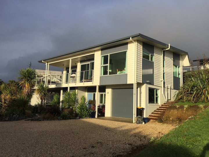 Pōhara Adults Retreat 3 Bedroom 3 Bathroom - Tākaka