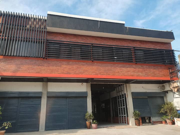 Modern Suites Above Cafe - All 4 Units - Nato’s - 