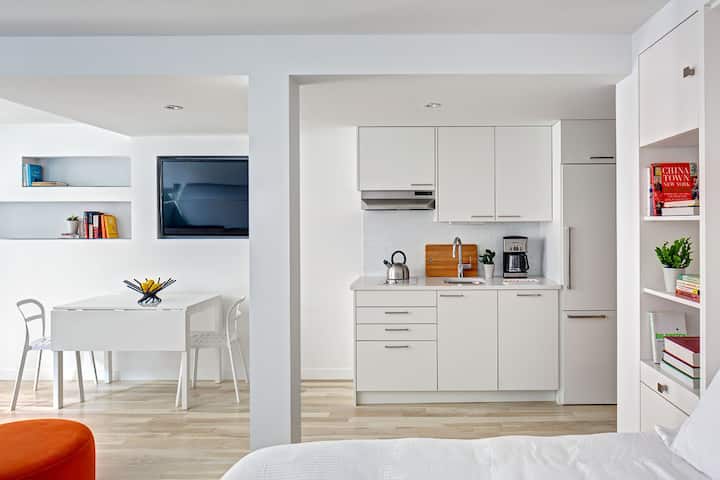 Renovated Studio Apartment In Townhouse - Manhattan, NY