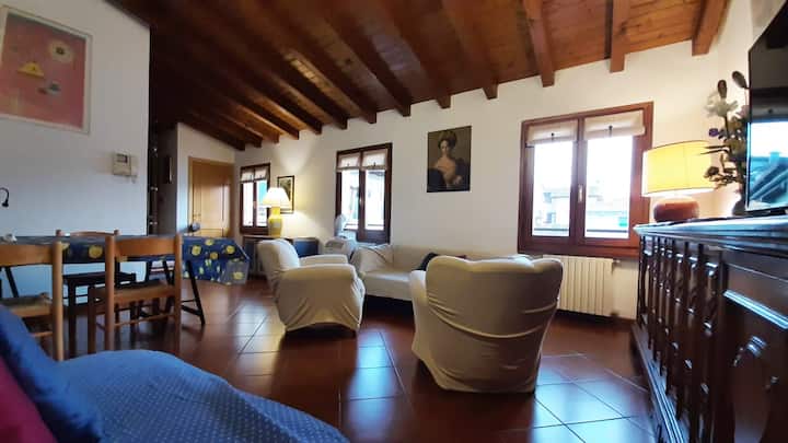 Salò,49sec From The Beach. Anna Da Salò + Garage - Salò