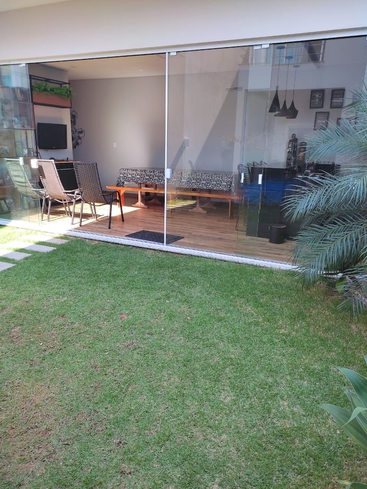 Casa Completa A Poucos Metros Da Praia Central - Navegantes