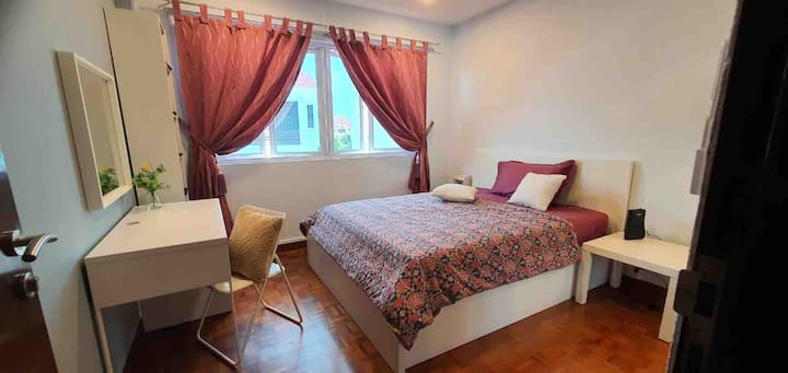 Resort Living - Begonia Room 

Big,clean, Bright - Singapore