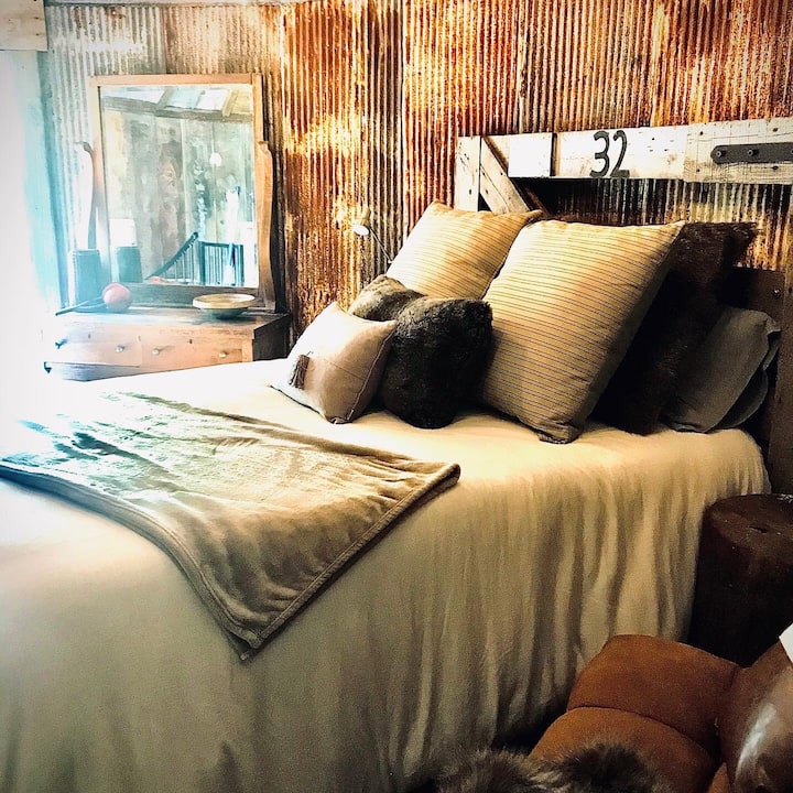 The Lodge Grain Bin At Goose Creek Farm. - Tennessee