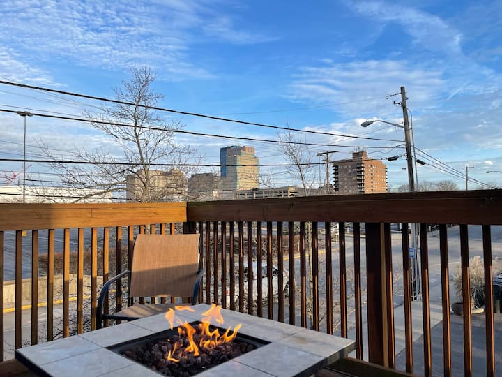Entire Downtown Condo - Lexington, KY