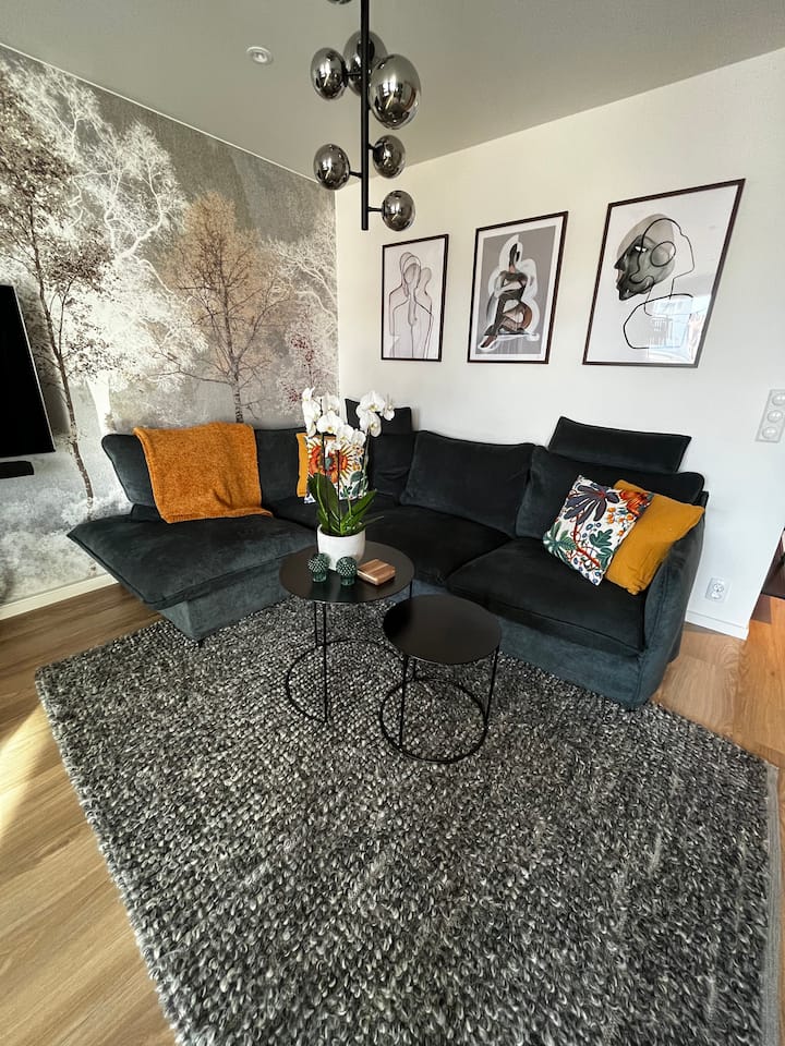 3-roomer With Balcony In Stockholms Finest Hoods - Stockholm