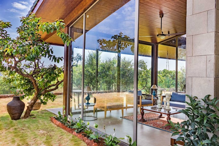 Super Premium Bungalow With Pool | Mahabaleshwar - Mahabaleshwar