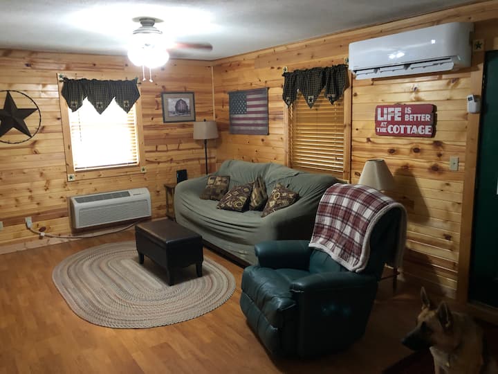 Wagon Wheel Cottage:pet Friendly Cabin At Pipestem - Brush Creek Falls, Athens