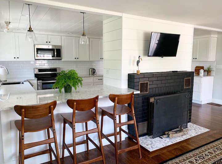 25 Lincoln, 1st Floor Condo - Jamestown, RI