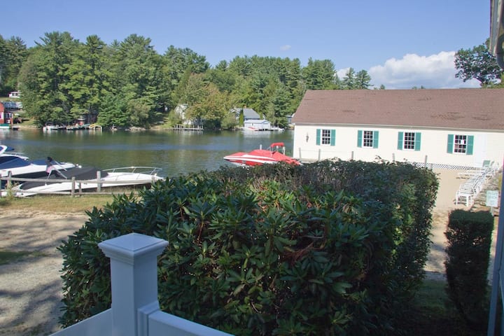 Lakefront Cottage Steps Away From The Beach - Gilford, NH