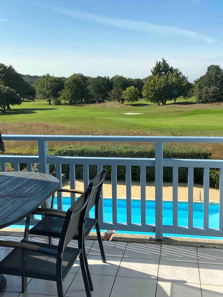 Jolie T2   Vue Sur Golf - Piscine,  Proche Plage - Pornic