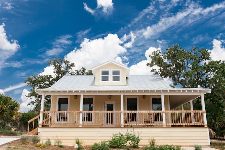 Haven River Inn Buttercup Cottage - Comfort, TX