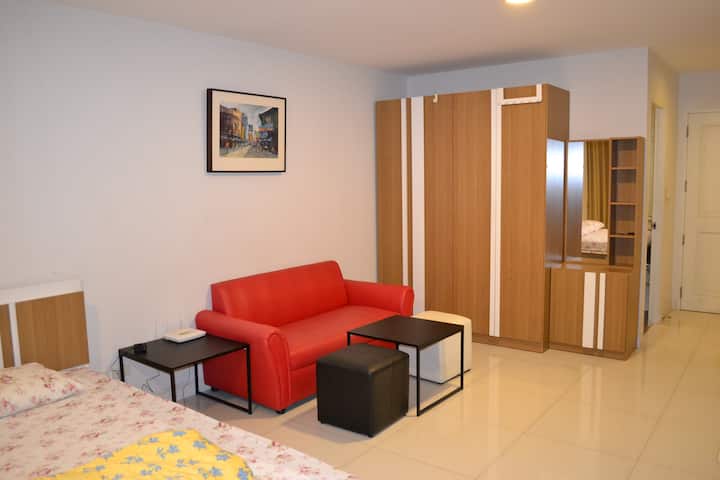 Quiet Place And Close To Bts Bearing Skytrain - Thailand