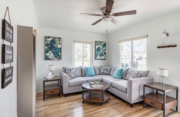 Burque! 3 Br Home W/1 Br Casita Close To Downtown - Albuquerque, NM