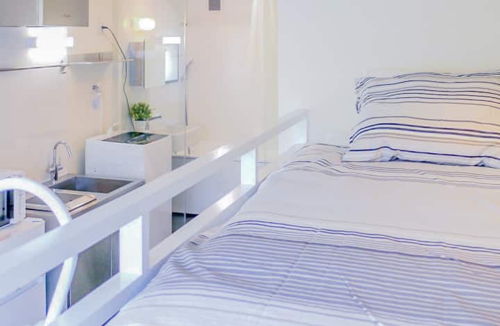 Sleep To The Sound Of The Kanda River - Shinjuku City