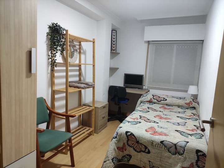 Habitación Cerca De Las Estaciones Y Zona Centro. - Córdoba, Espagne