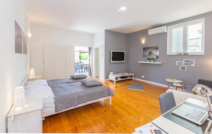 Apartment Marna *** - Makarska