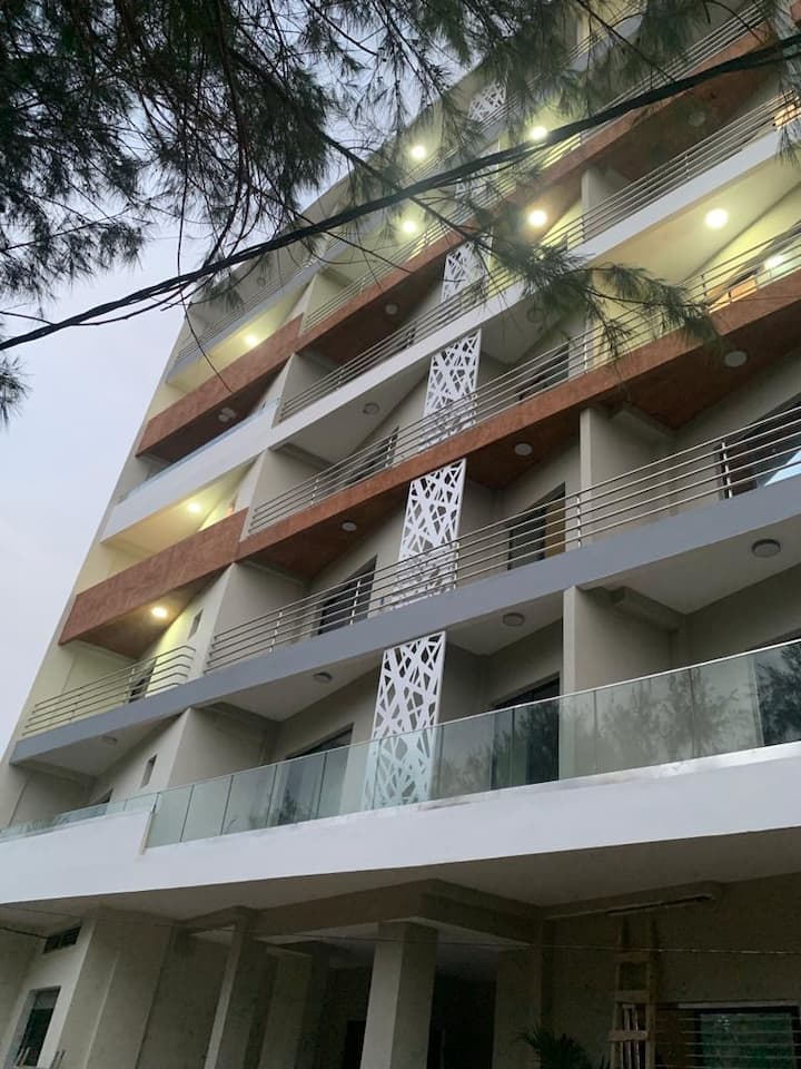 Superbe Appart F.3, Piscine +Salle De Sport Au R.c - Dakar