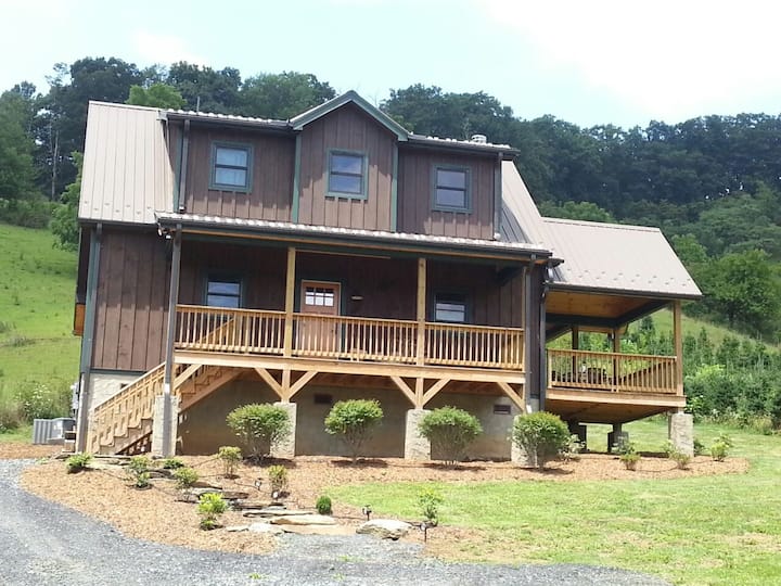 Bent Apple Cottage - Lansing, NC