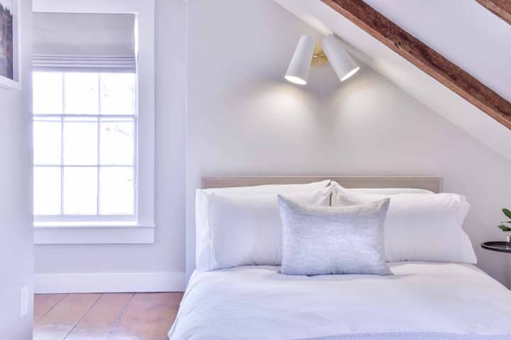 Petite Full - Hotel Pippa - Nantucket, MA