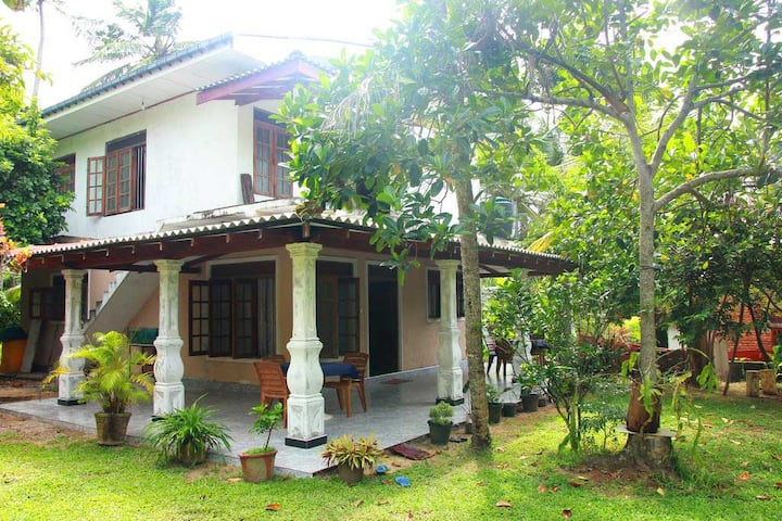 Hikka Green Family House - Hikkaduwa