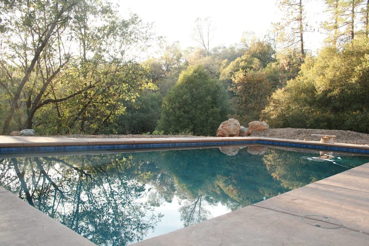 Private Retreat With Views, Pool, Hot Tub, Wifi - Alta Sierra, CA