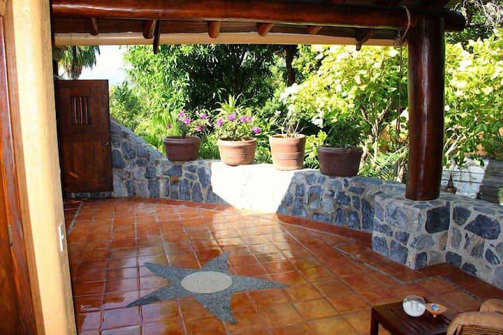 Habitación "Estrella" -- Hotel Casa Don Francisco - Zihuatanejo