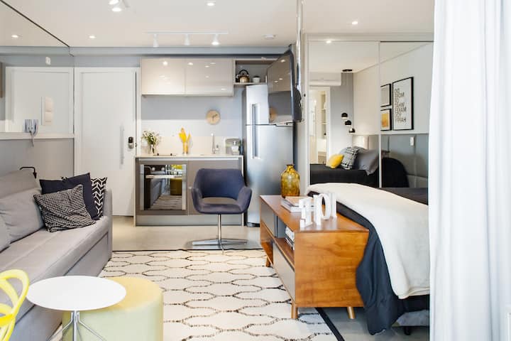 Explore Nightlife From A Tranquil Apartment With A Pool - São Paulo