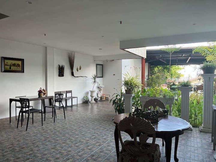 A Cozy Standard Room In A Charming Boutique Hotel - Oslob