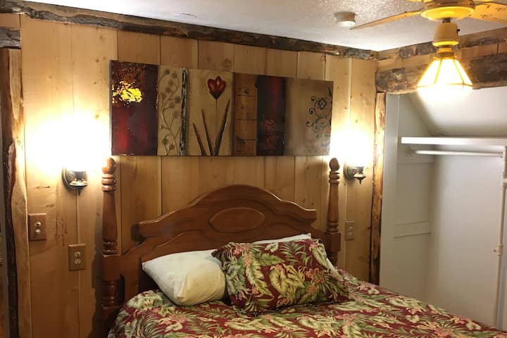 Almost A Treehouse  (Fun For Kids, Pets Welcome) - Idaho Falls, ID