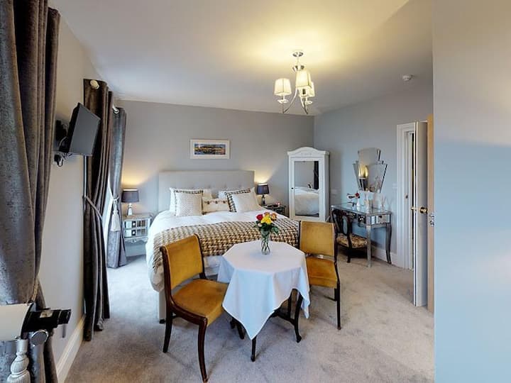 Offshore Suite-king-douche - Brixham