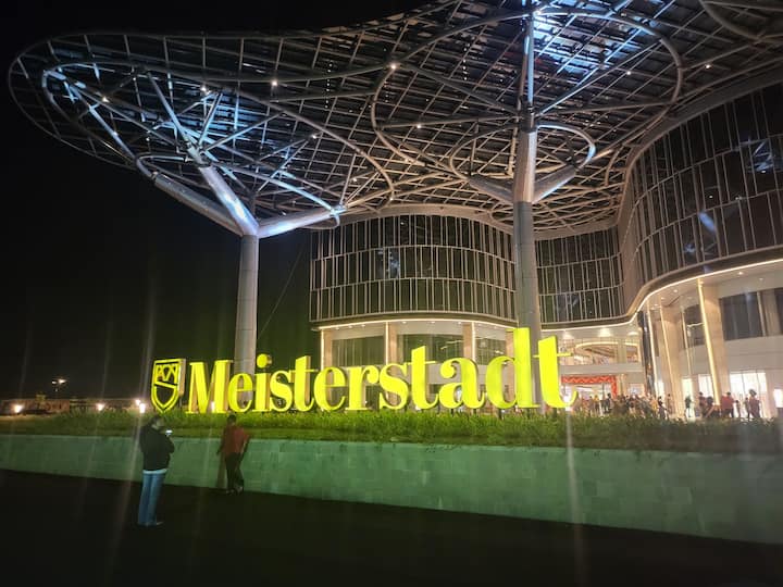 Meisterstadt Pollux Tower1  
Level 51 - Batam