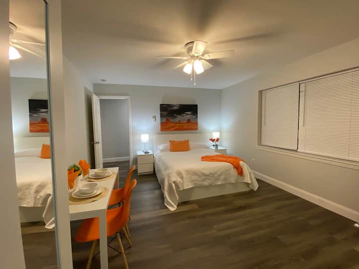 15 Min To At&t.cozy Lakeside Studio + Private Yard - Irving, TX