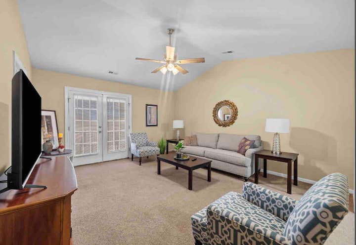 Peaceful Golf Course Living - Greenville, NC