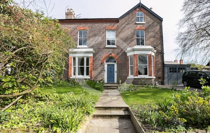 Liverpool Luxury House Sleeps 7 - Liverpool, UK